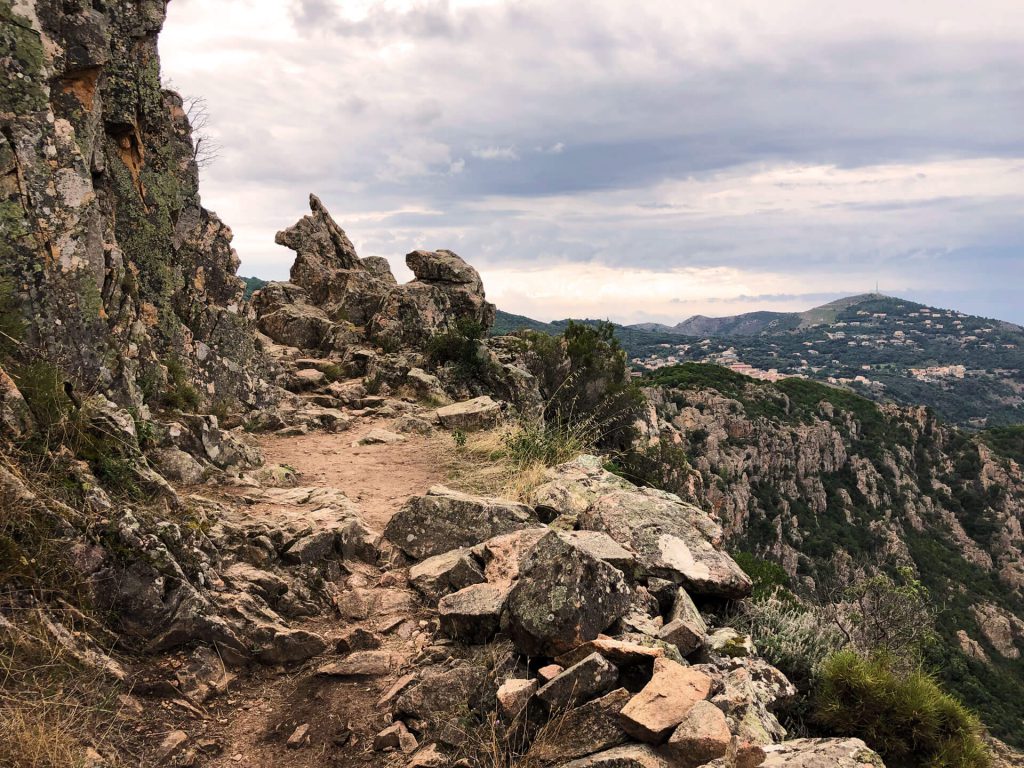 Wandertipp: Auf den roten Klippen von Korsika • Calanche di Piana